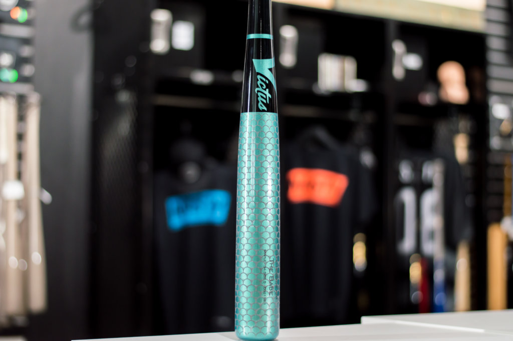 What Pros Wear: Top 5 Victus Custom Bats for Players' Weekend | Mookie ...