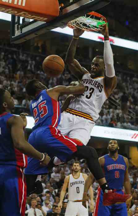 What Pros Wear: LeBron James Posterizes Reggie Bullock in the Nike ...