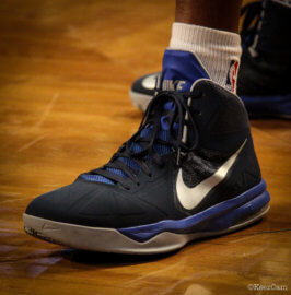 What Pros Wear: Vince Carter's Nike Shox VC 2 Shoes - What Pros Wear