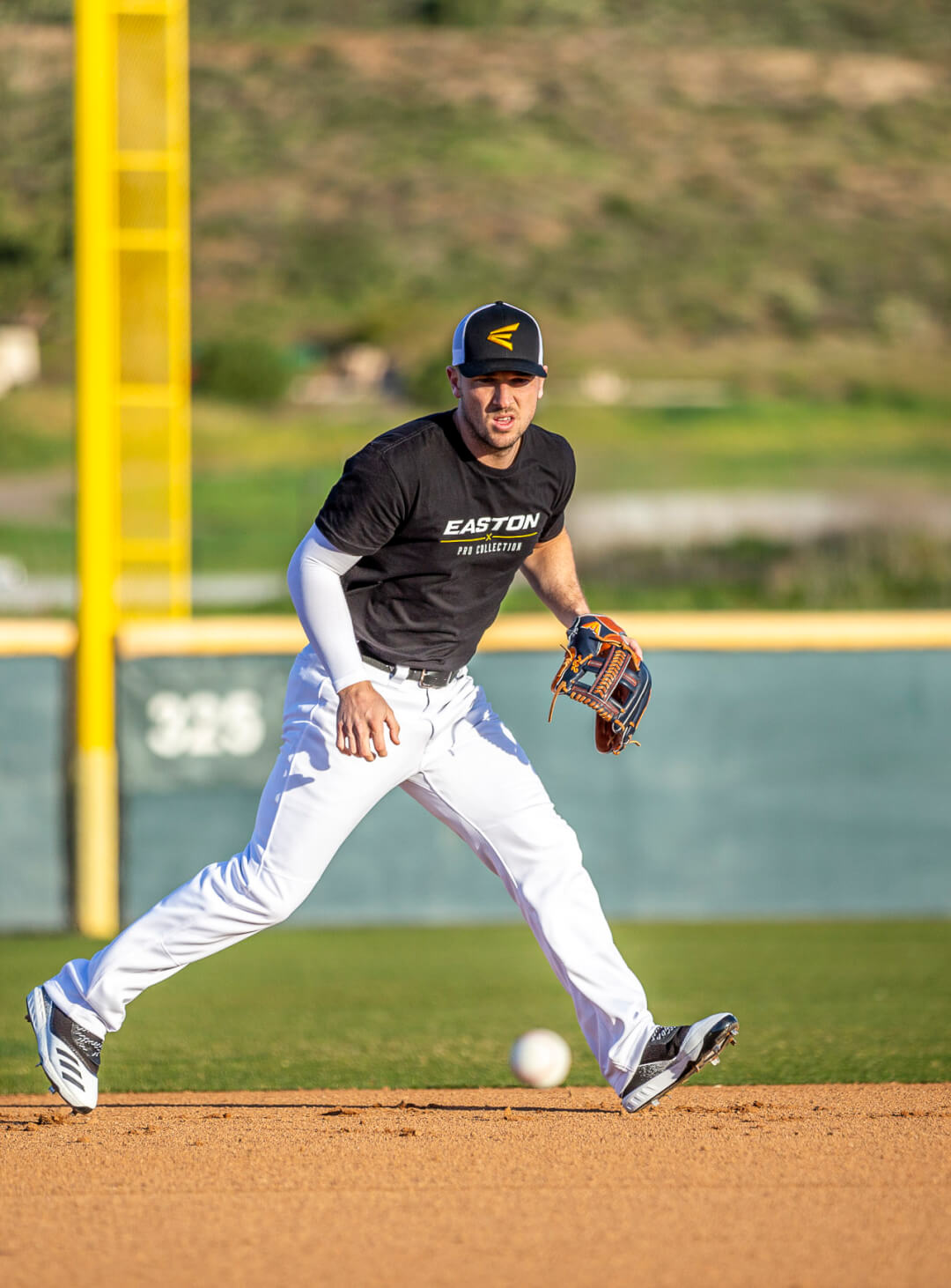 What Pros Wear: Alex Bregman, Easton Reveal New Braided Single Post ...
