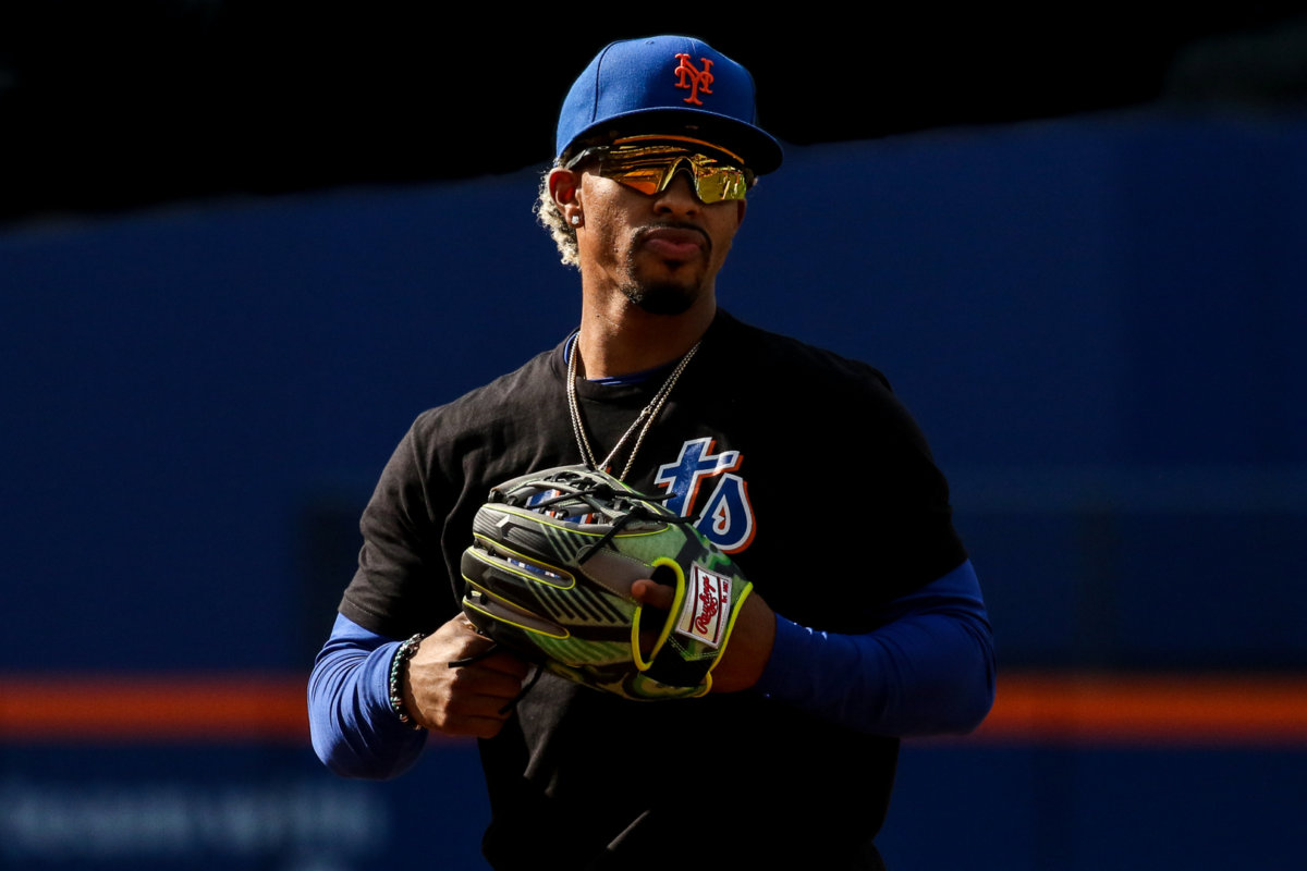 What Pros Wear: Every REV1X Glove Worn by Francisco Lindor in 2021 ...