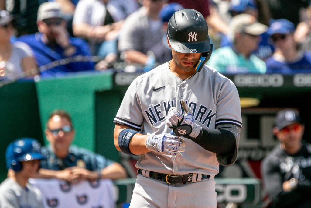 What Pros Wear: Gleyber Torres' Nike Huarache Elite Batting Gloves ...