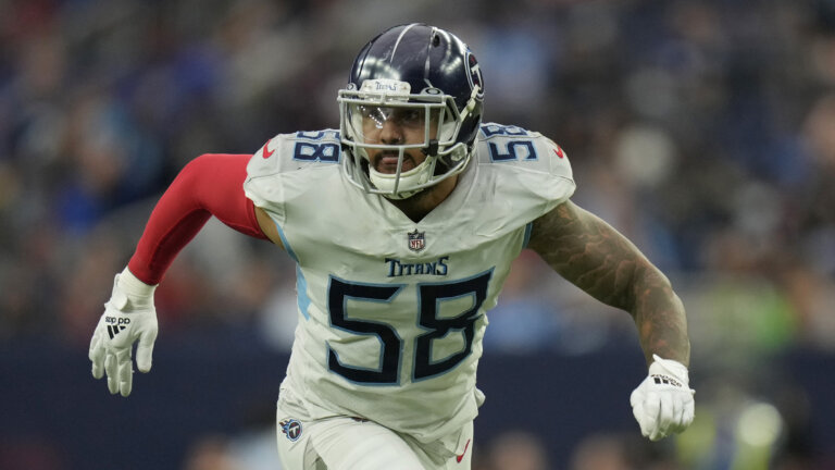 What Pros Wear: What Do NFL Linebackers Wear? Here's the Helmets ...