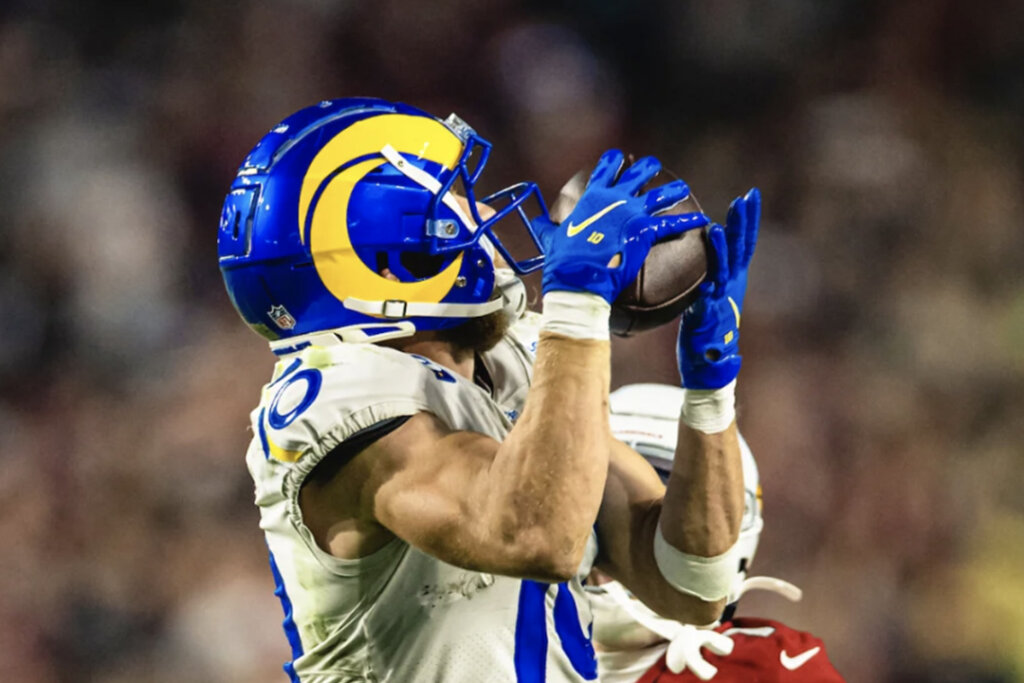 What Pros Wear: Cooper Kupp's Schutt F7 UR1 Helmet - What Pros Wear