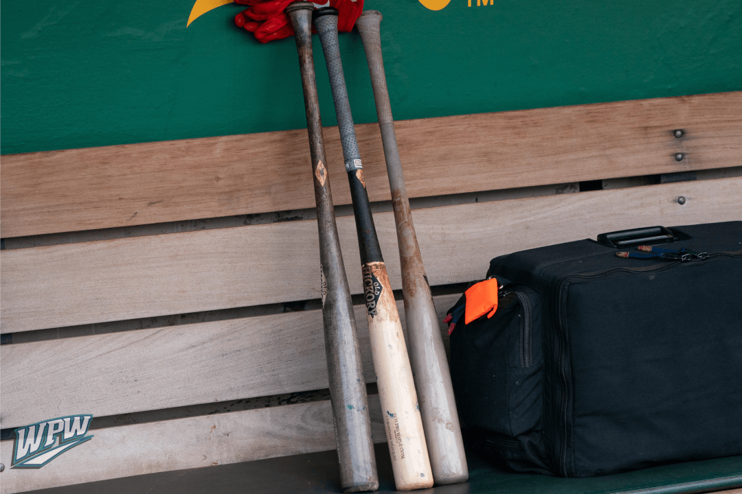 What Pros Wear: What Bats and Batting Gloves Do Pro Baseball Players ...