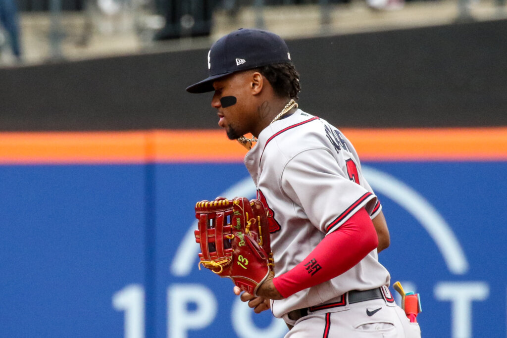 What Pros Wear: Ronald Acuña Jr.'s Rawlings Pro Preferred PROS303 Glove ...